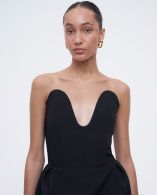 Купить Платье мини с фигурным вырезом, цвет черный за 59 300 ₽ онлайн | YUZEFI | NUSELF